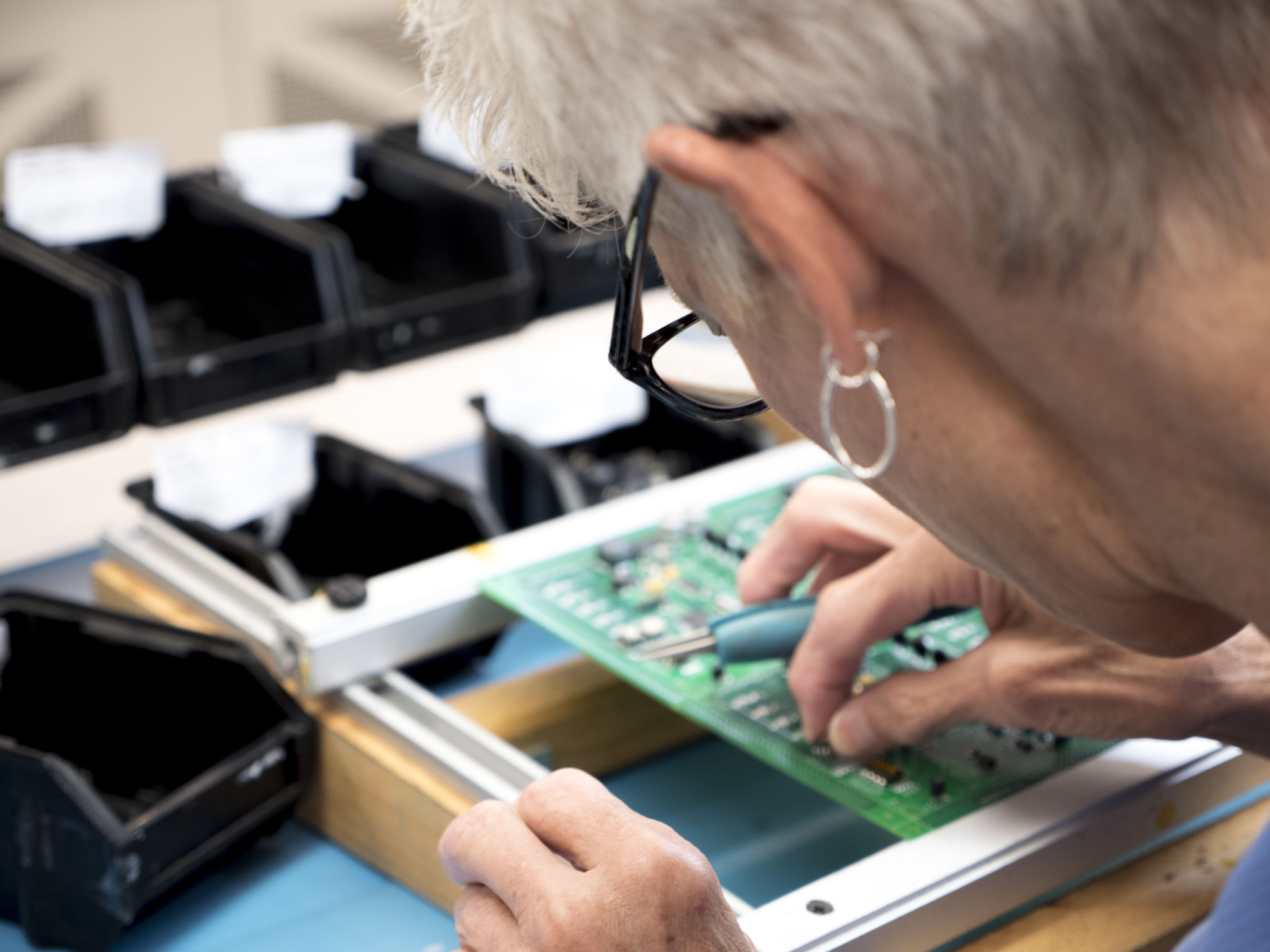 PCB Through-Hole Assembly (PCB Thru Hole Assembly) PCB Through-Hole Assembly (PCB Thru Hole Assembly)